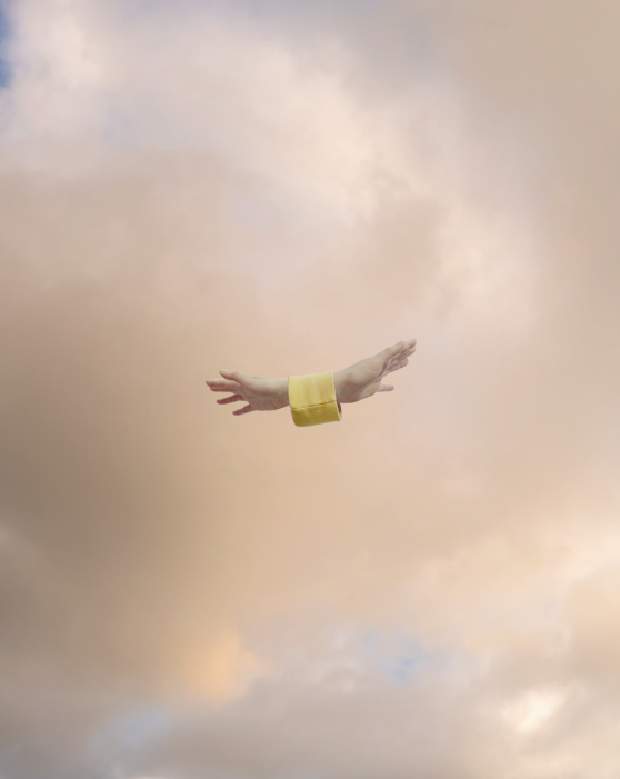 Flying Hands : Watch Out